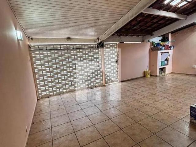 Casa a venda e locação com 2 Dormitórios, ar condicionado. Com edícula Jardim Pacaembu, Jundiaí