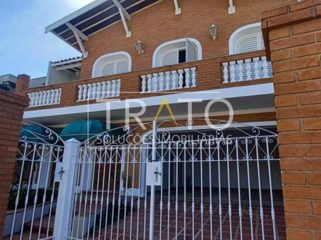 Casa à venda com 3 quartos, sendo 1 suíte no Jardim Leonor