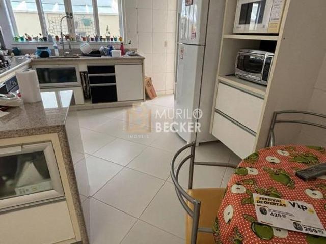Casa à venda e locação com 4 suítes, 328 m² no Bairro Urbanova