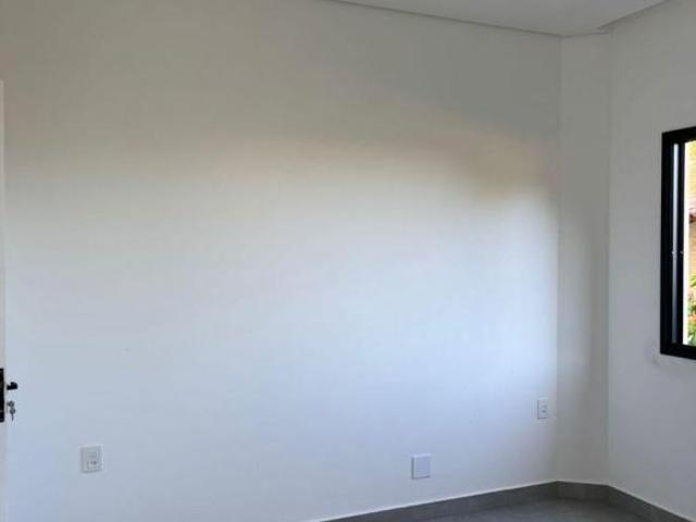 CASA À VENDA E LOCAÇÃO EM BOIÇUCANGA