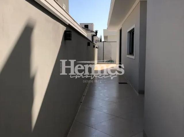Casa à Venda e Locação no Condomínio Villa Lobos em Paulínia, SP – Elegância, Co