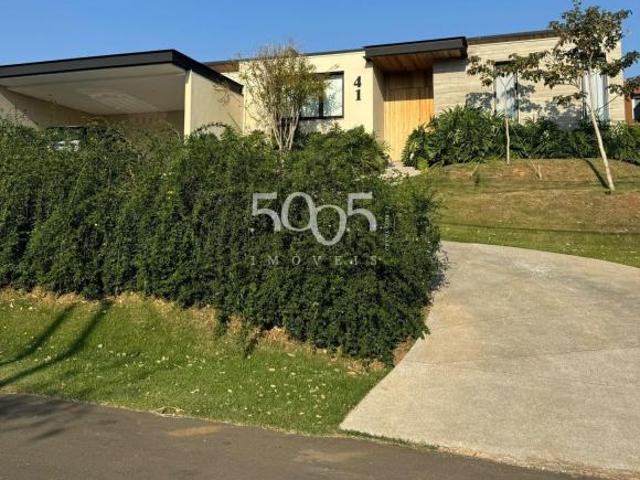 Casa à venda e locação no condomínio Xapada Parque Ytu com 350m² e 4 suítes