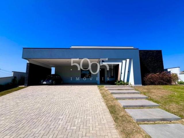Casa à venda e locação no Condomínio Bothânica com 306m² e 4 suítes