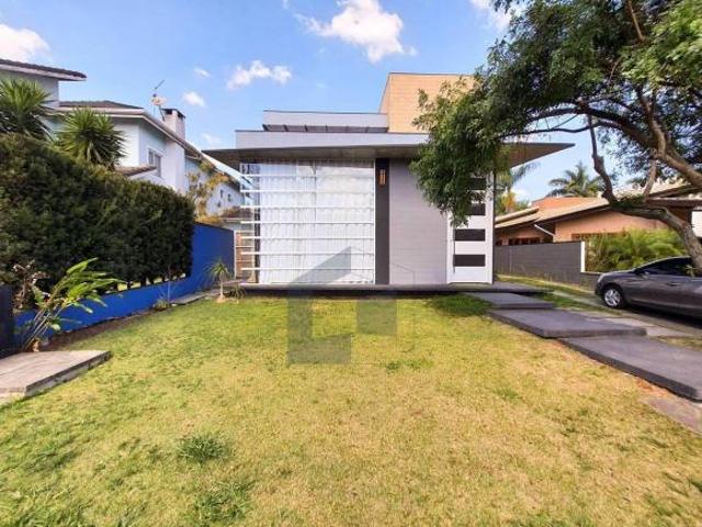 Casa à venda e locação no Condomínio Residencial Suzano | 3 suítes | Piscina | 8 vagas de Garagem