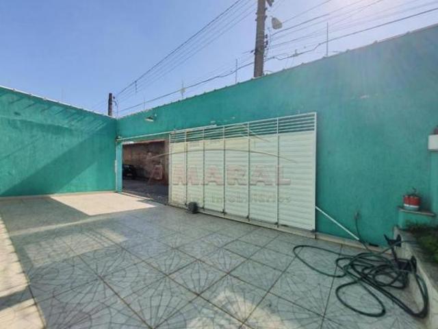 Casa à Venda e Locação no Centro de Suzano 4 quartos 2 Suítes, Varanda e 4 Vagas