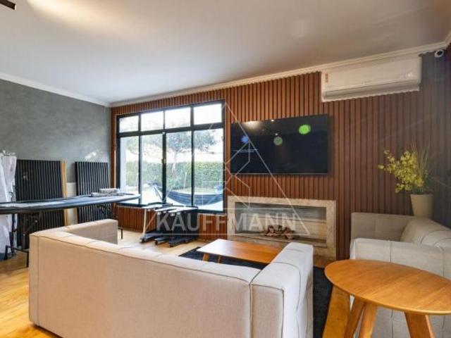 Casa à Venda e Locação no Alto de Pinheiros 5 Dorms, 5 Suítes, 6 Vagas, 480m²