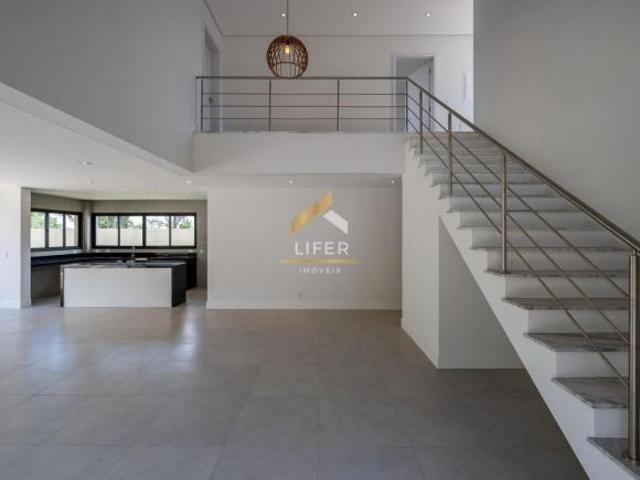 casa á venda e para aluguel em Santa Cândida
