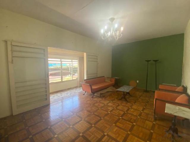 Casa à venda e para alugar 4 quartos no Cambuí em Campinas