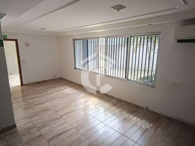 Casa à venda e para alugar com 3 quartos, 1 suíte, 5 vagas, 300m² Jd Avelino