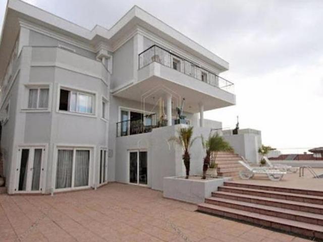 Casa à venda e para alugar em Barueri, Alphaville, com 6 suítes, com 1047 m², Re