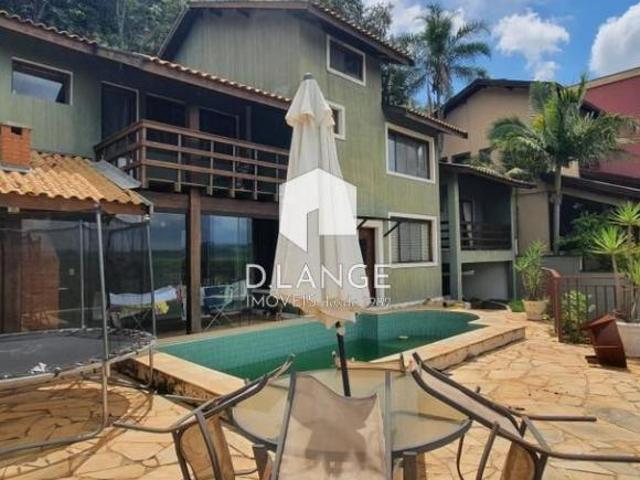 Casa à venda e para alugar no Condomínio Colinas do Ermitage em Sousas