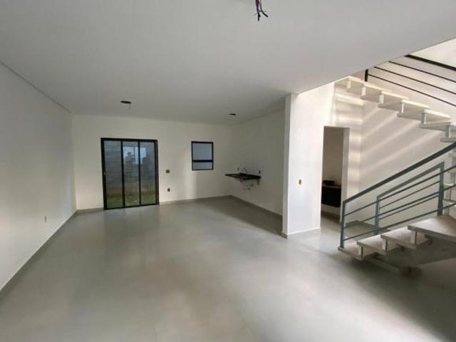 Casa a venda em Cotia, 3 dormitórios, 2 vagas e Solário SP