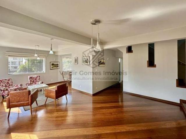 Casa a venda em Cotia