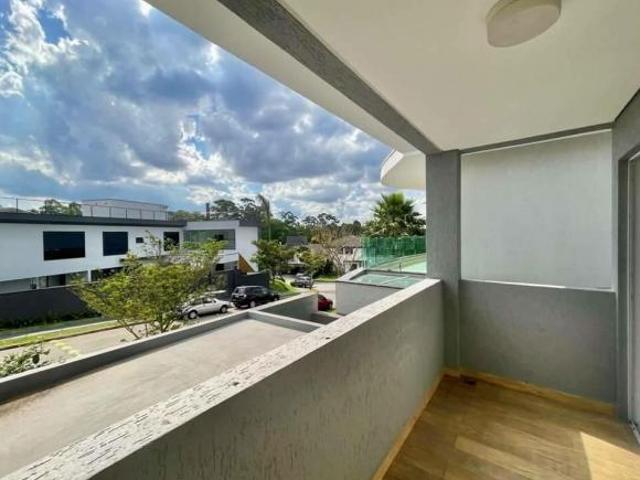 CASA A VENDA EM COTIA COND. FECHADO 03 DORMS / 03 SUITES / 05 WC / 04 VAGAS