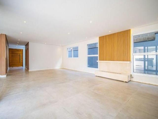 Casa à venda em Cotia, Granja Viana Vintage, com 4 suítes, com 400 m²