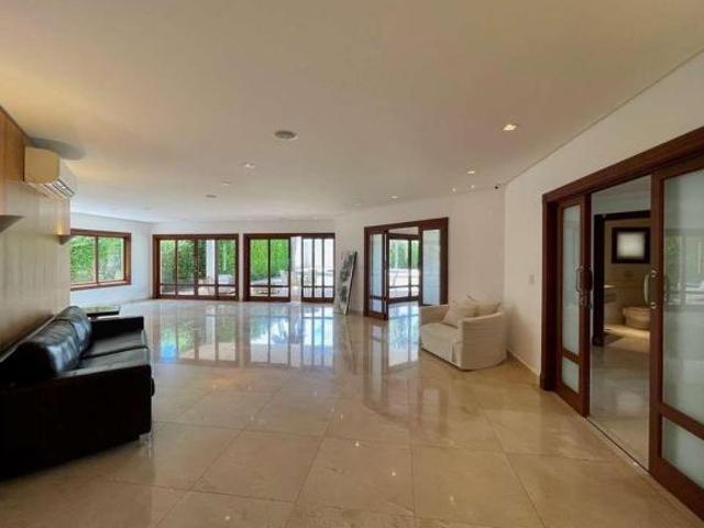 Casa à venda em Cotia, São Paulo II, com 5 suítes, com 752.08 m², Condomínio São Paulo II