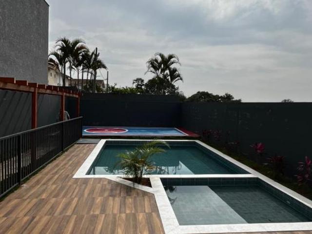 Casa à venda em Cotia, Parque Rincão, com 3 suítes, com 103 m², Granja Giardino