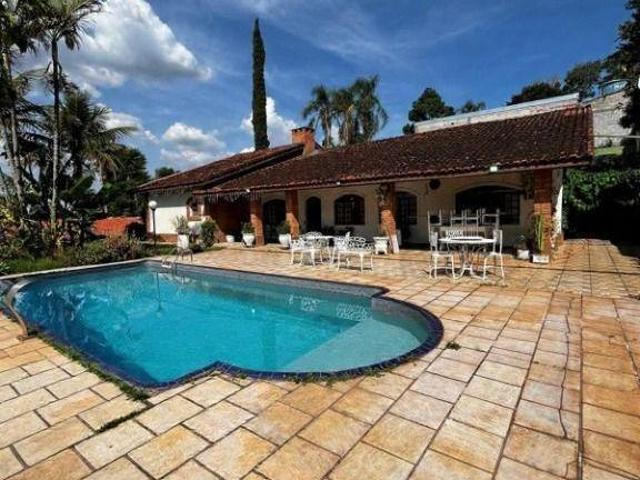 Casa à venda e para alugar em Cotia, Parque São Paulo, com 3 quartos, com 388 m²