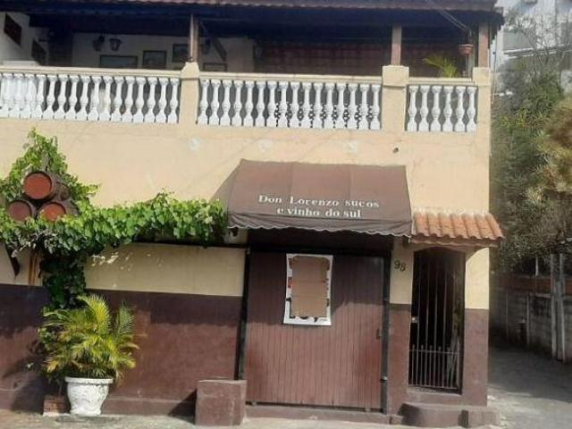 Casa à venda em Cotia, Vila Monte Serrat, com 2 quartos, com 250 m²
