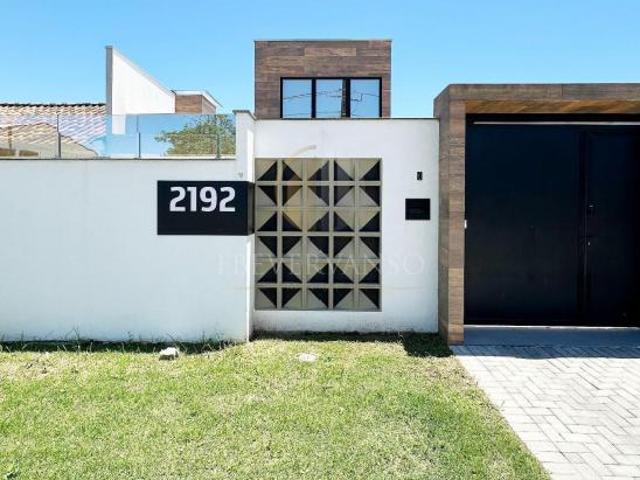 Casa à venda em Cohapar, Guaratuba | 3 dorms, 120m²
