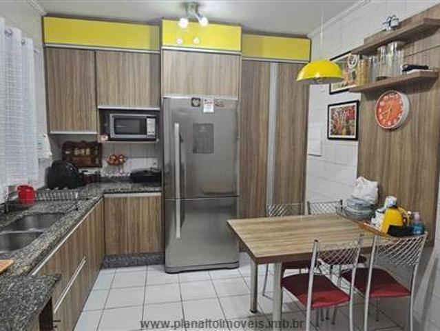 Casa à venda em Colônia
