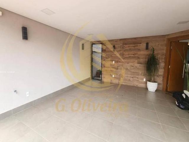 Casa à venda em condomínio: 4 quartos, 1 suíte, 4 banheiros, 4 vagas,A/C 252m² A/T 372m2