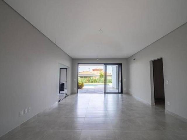 Casa à venda em condomínio, 4 quartos, 4 suítes, 5 banheiros, 4 vagas, A/C330m² A/T 850m2