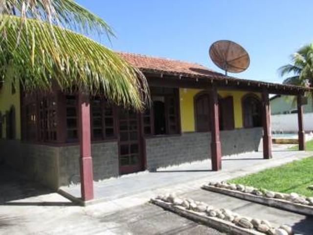 CASA A VENDA EM CONDOMÍNIO