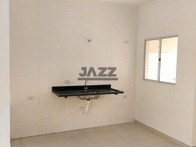Casa à Venda em Condomínio 75m², 2 Dormitórios e 2 Vagas de Garagem