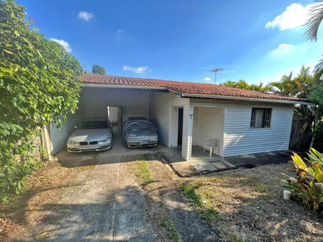 Casa a venda em Condomínio