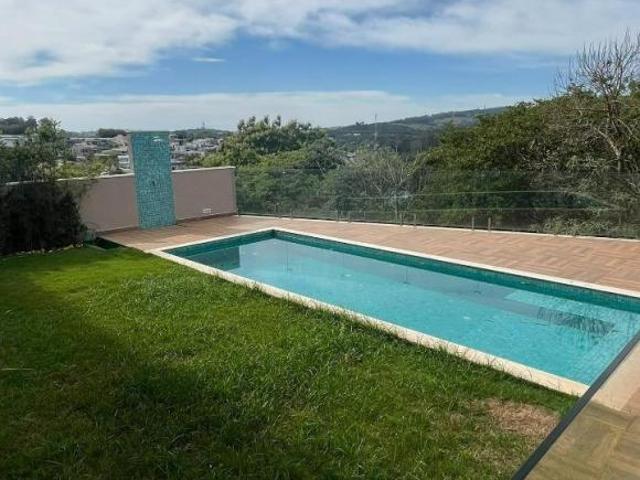 Casa à venda em Condomínio Vale das Águas