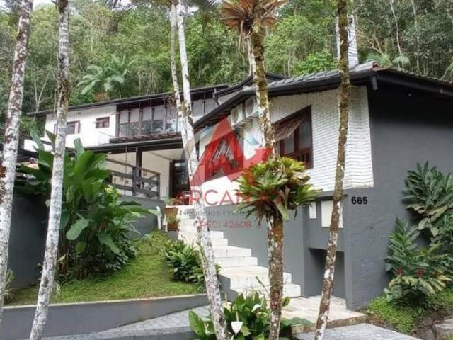 Casa A Venda Em Condomínio A 300 Metros Da Praia