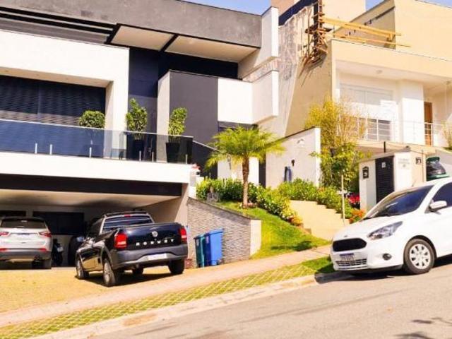 Casa a Venda em Condominio Alphaville