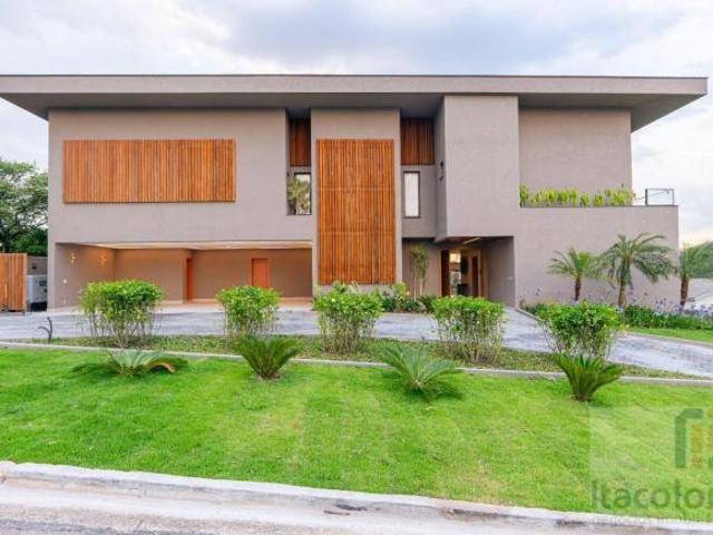 Casa a Venda em Condominio Alphaville