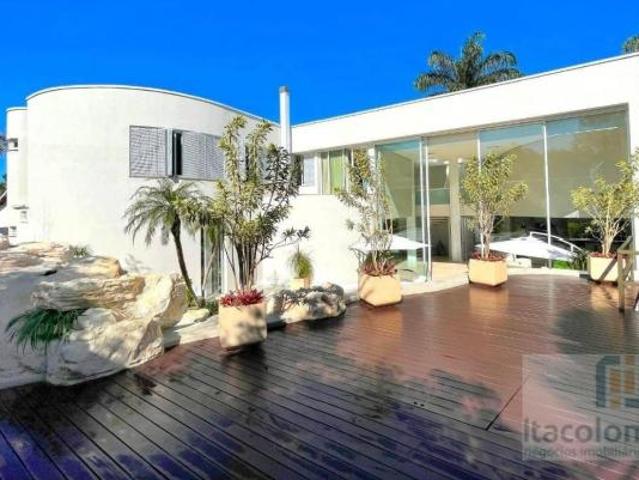 Casa a Venda em Condominio Alphaville