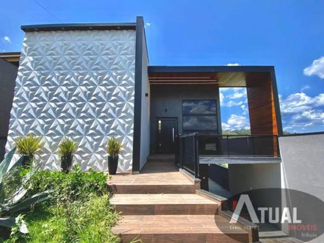 Casa á venda em condomínio centro de Piracaia/SP com 270 m²