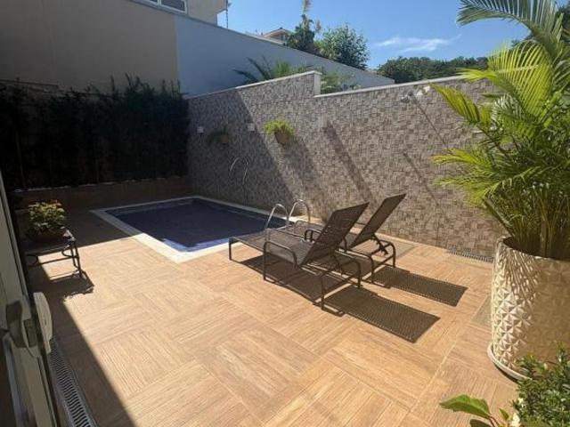 Casa à Venda em Condomínio Chácara das Palmeiras Imperiais, Medeiros Jundia.