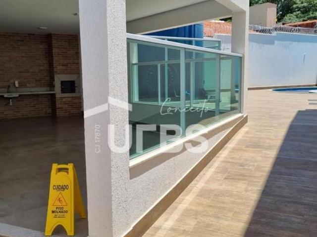 Casa a venda em Condomínio com 3 suítes e 154m2 de área privativa