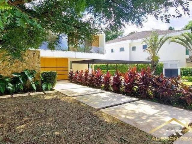 Casa à Venda em Condomínio com 4 Suítes no Alpha Conde sendo 680m²