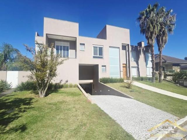 Casa à Venda em Condomínio com 4 Suítes no Solaia sendo 720m²
