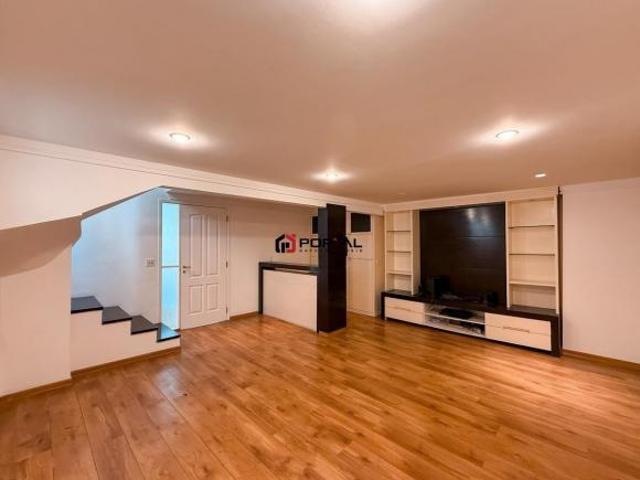 Casa à venda em condomínio com localização privilegiada, a poucos metros do The Square Open Mal!