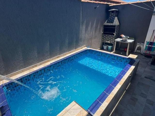 Casa a venda em condomínio com piscina porteira fechada em Itanhaém
