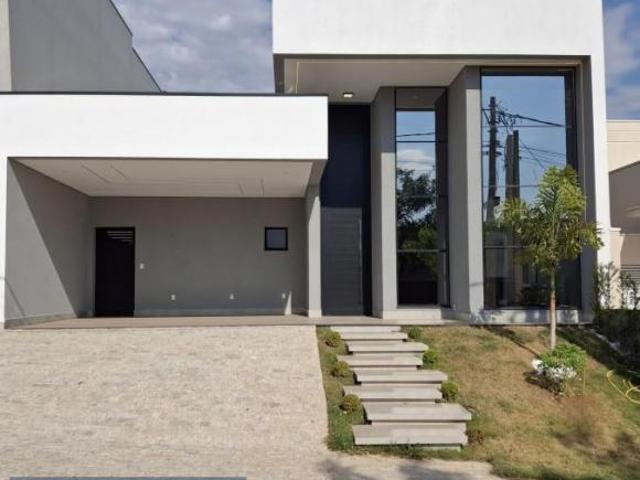 Casa à venda em Condomínio de Valinhos SP