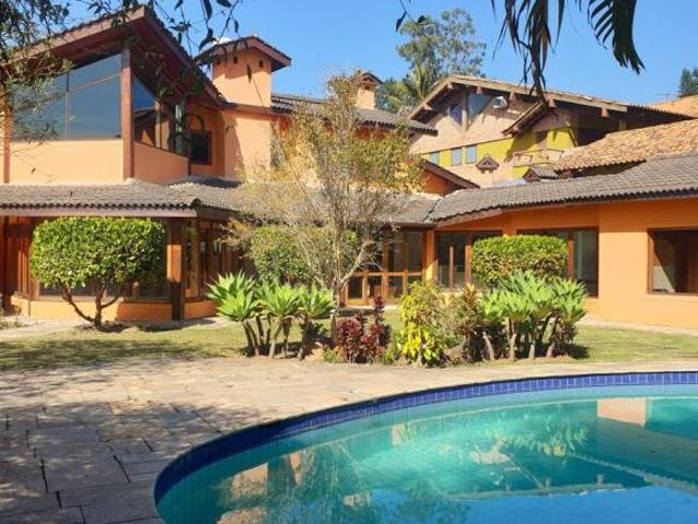 Casa à venda ou locação em condomínio de alto padrão PRÓXIMO AO CLUBE PITANGUEIRAS NA GRANJA VIANA
