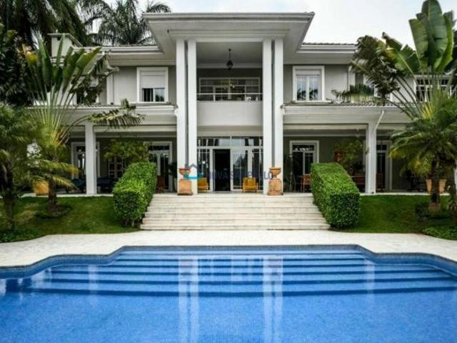 Casa à venda em Condomínio de Luxo Cotia SP