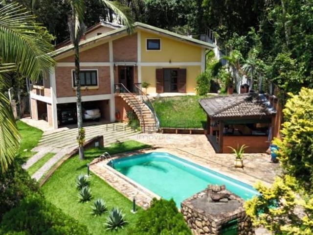 CASA A VENDA EM CONDOMÍNIO E COM VISTA PARA AS MONTANHAS NA SERRA DA CANTAREIRA