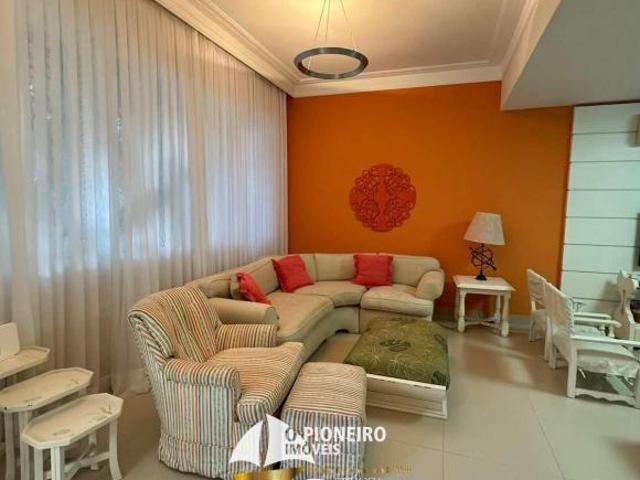 Casa à venda em condomínio, em Juquehy, a 50 m da praia