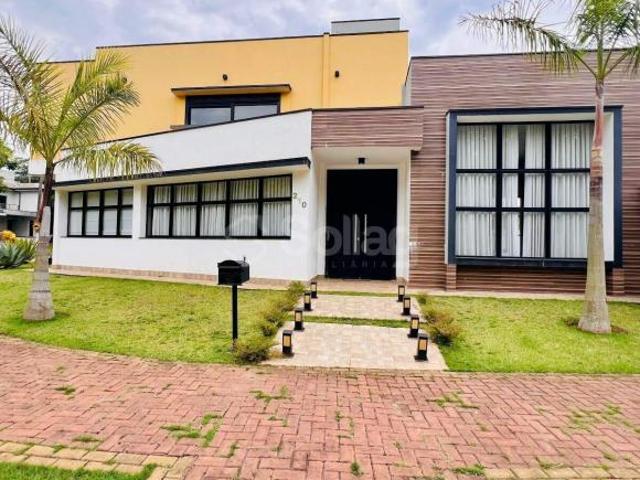 Casa à venda em condomínio fechado na cidade de Louveira