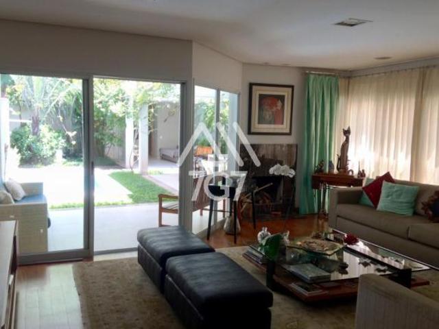 CASA À VENDA EM CONDOMINIO FECHADO NA CIDADE JARDIM