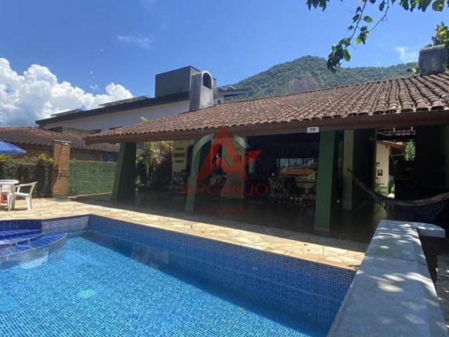 CASA A VENDA EM CONDOMINIO FECHADO NA PRAIA DO LAZARO COM 5 DORMITORIOS
